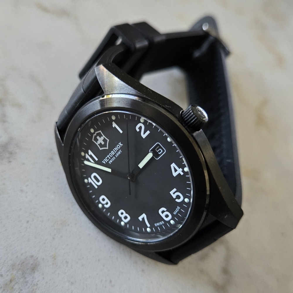 Victorinox Swiss Army Watch - Gem